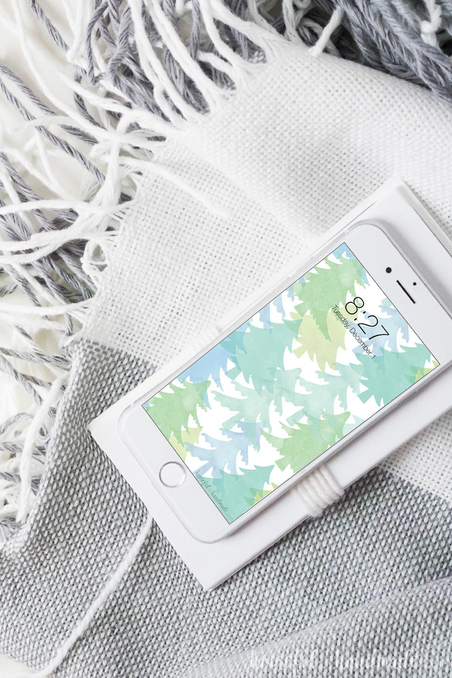 Free Digital Wallpaper for December • Crafting my Home