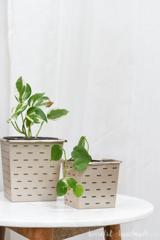 Simple Farmhouse Flower Pots {7 Days of Paper Spring Decor} • Crafting ...