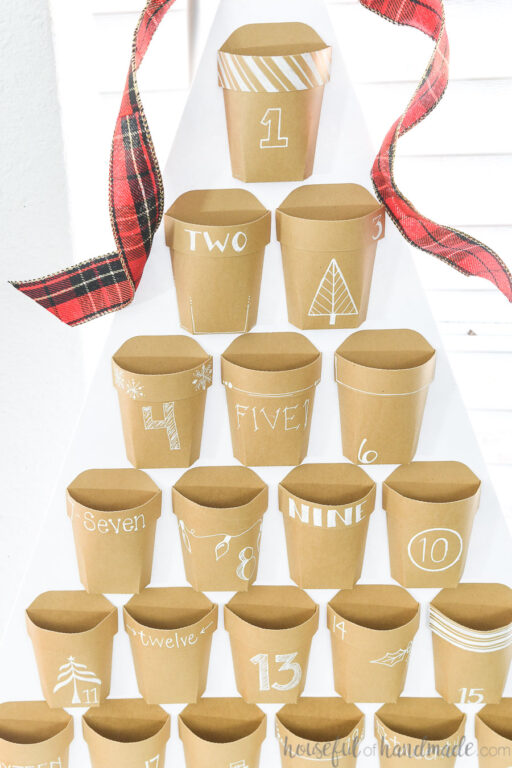 Reusable Christmas Advent Calendar {7 Days of Paper Christmas Decor ...