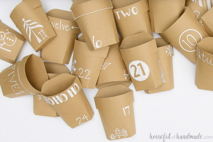 Reusable Christmas Advent Calendar {7 Days of Paper Christmas Decor ...