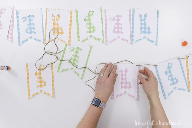 Paper Spring Decor: Gingham Bunny Banner • Crafting my Home